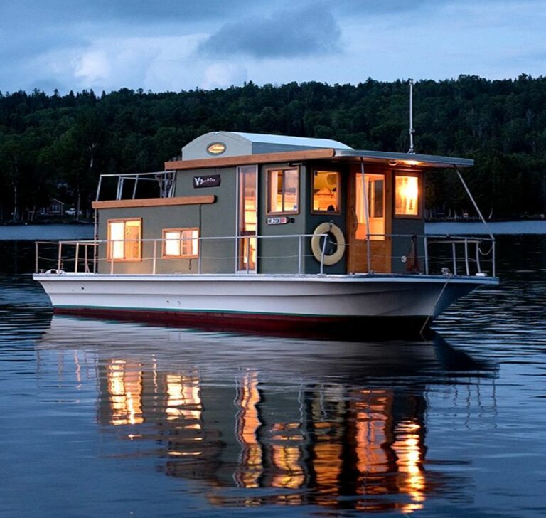 Floating Camp NOMAD – The FLOATING NOMAD Houseboat Rentals