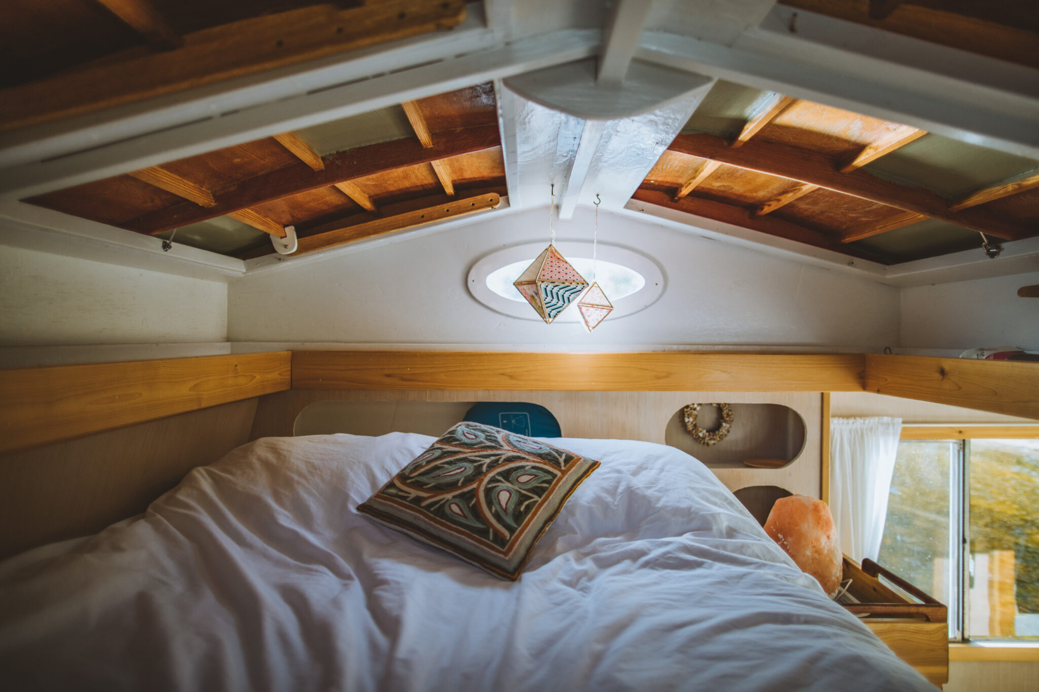 NOMAD Home Page – The FLOATING NOMAD Houseboat Rentals